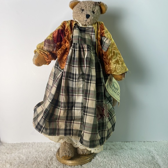 Enesco | Toys | Primitive Plush Bear Teddy Tompkins 2 Isabella | Poshmark